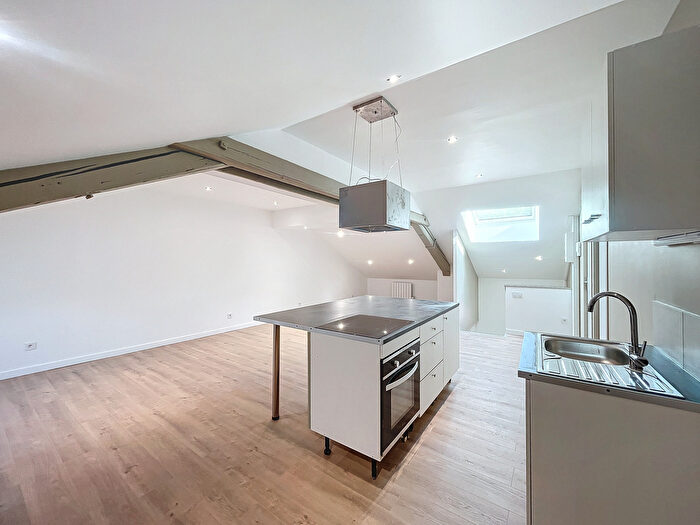 Champeix : Appartement 3 pièces à louer