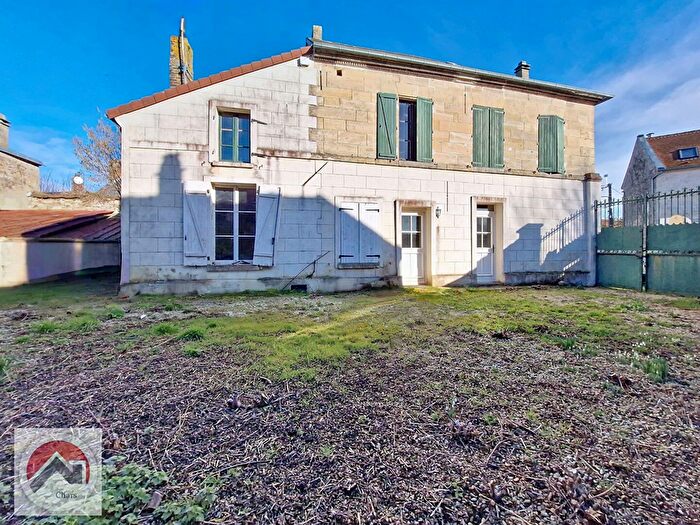 Maison 7 pièces à vendre à Monneville