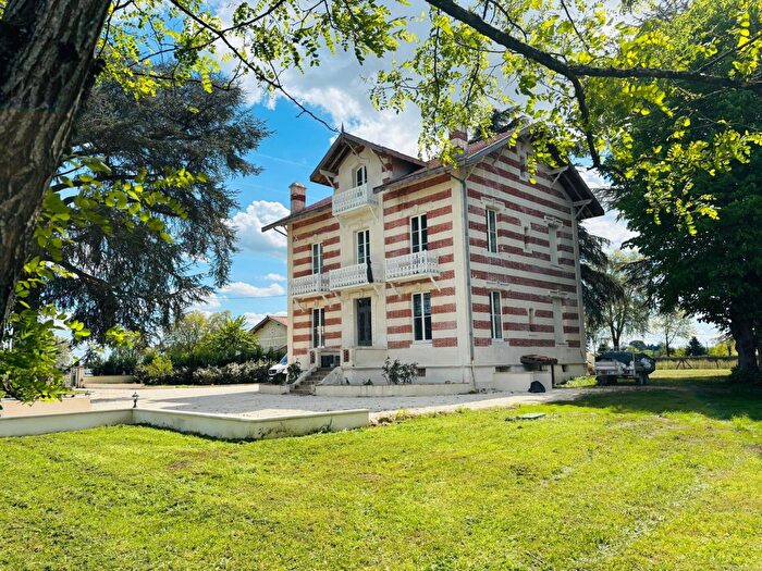 Maison 8 pièces à vendre à Portets
