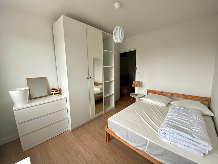 Appartement à louer - Saint-Sébastien-de-Morsent - 5 pièces - 1 chambre