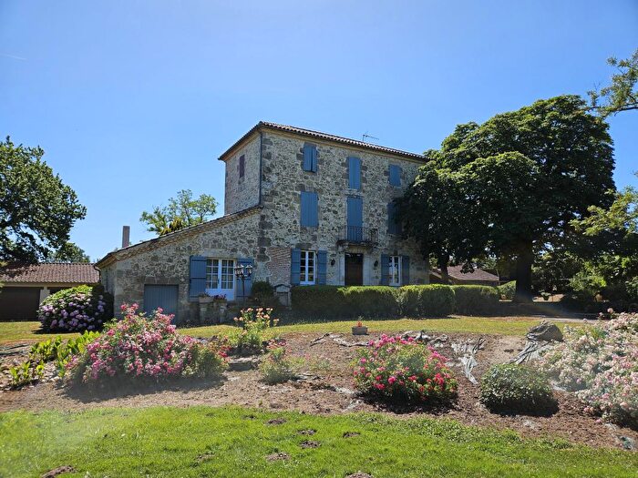 Maison 9 pièces à vendre à Moncrabeau