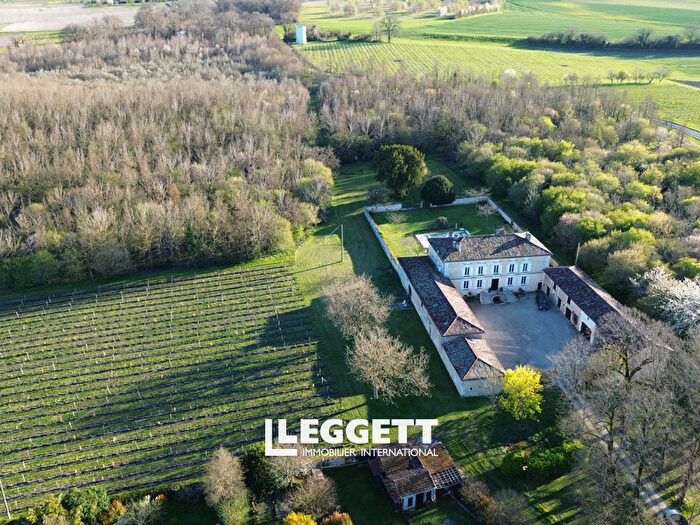 Maison à vendre - Challignac - 12 pièces - 8 chambres