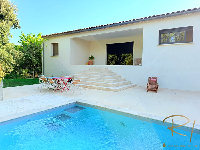 Maison 5 pièces à vendre à Barjac