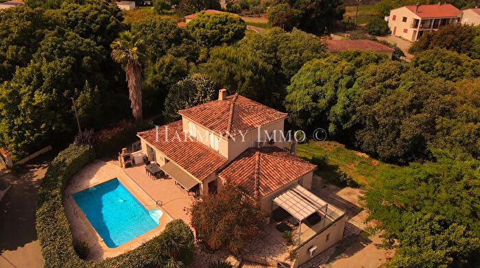 Maison à vendre - Afa - 8 pièces - 6 chambres