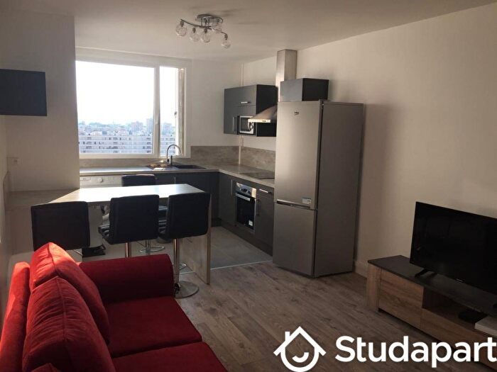 Appartement à louer - Le Bachut, Lyon ème arrondissement - 1 pièce - 1 chambre