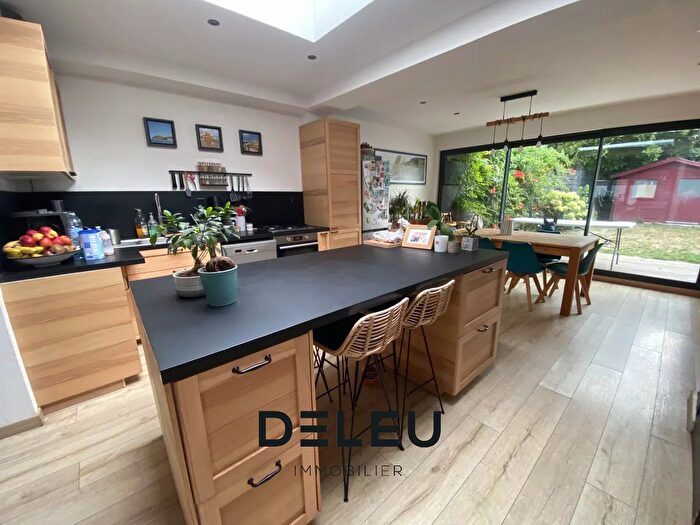 Maison à vendre - Wasquehal, Centre-ville, Pharos, Site Saint-Nicolas - 4 pièces - 3 chambres