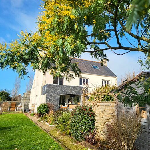Maison à vendre - Plomeur - 8 pièces - 5 chambres