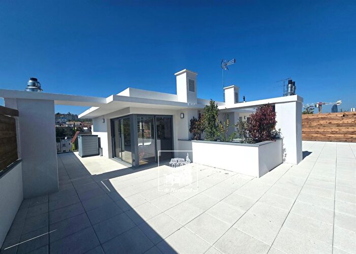 Appartement à louer - Suresnes - 6 pièces - 4 chambres