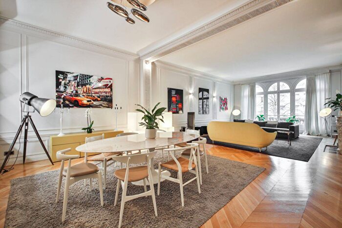 Appartement 6 pièces à louer - Porte Dauphine, Paris 16ème arrondissement