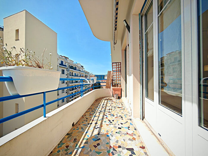 Appartement à louer - Nice, Promenade des Anglais, Rue de France - 3 pièces - 2 chambres