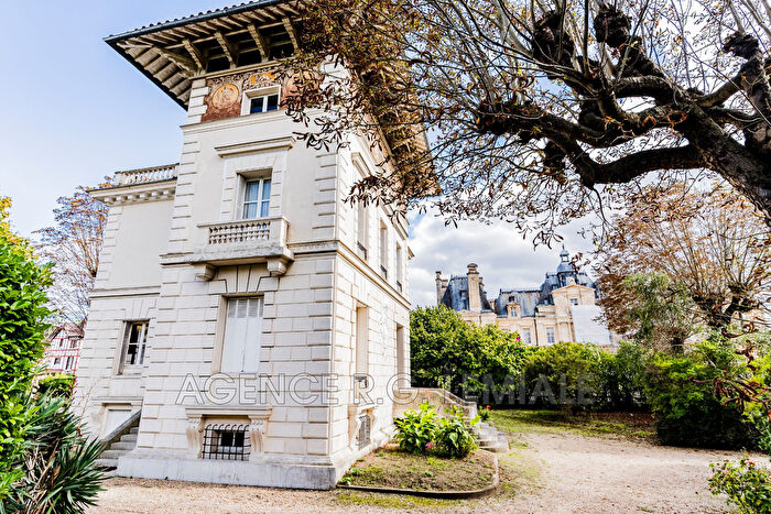 Maison 10 pièces à Maisons-Laffitte, Centre-ville, à vendre