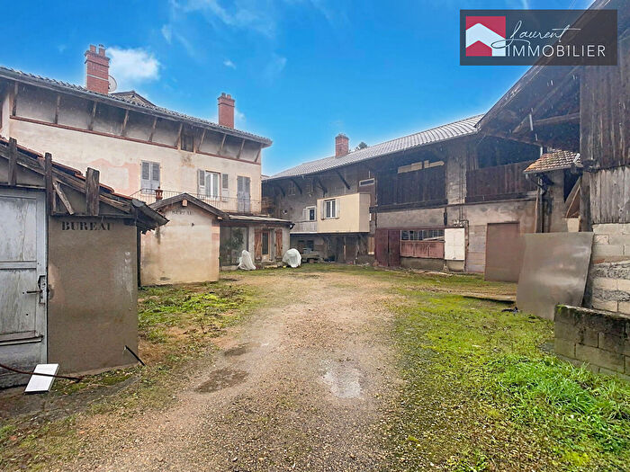 Maison à vendre - Pont-de-Vaux - 10 pièces - 6 chambres