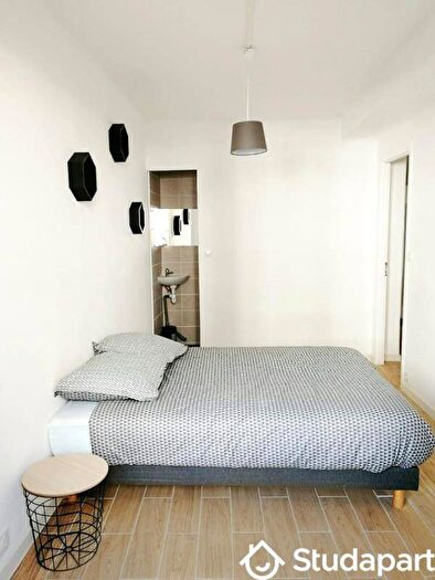 Appartement à louer - Gambetta, Nîmes - 1 pièce - 2 chambres