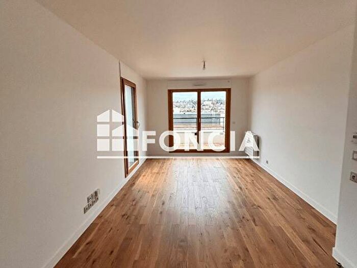 Mazurières, Rueil-Malmaison : Appartement 4 pièces à louer