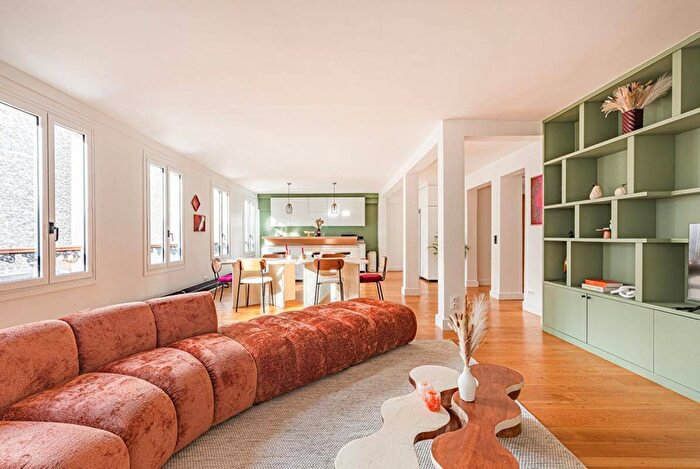 Paris 9ème arrondissement - Appartement 4 pièces à louer