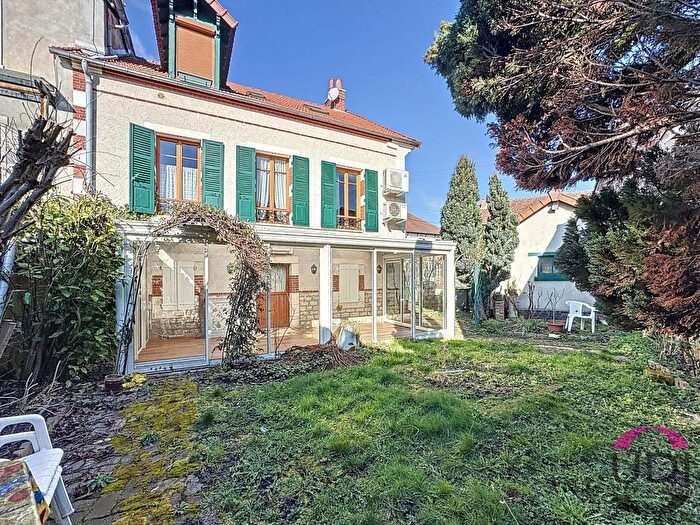 Maison à vendre - Montluçon, Centre-ville, Les Forges - 7 pièces - 5 chambres