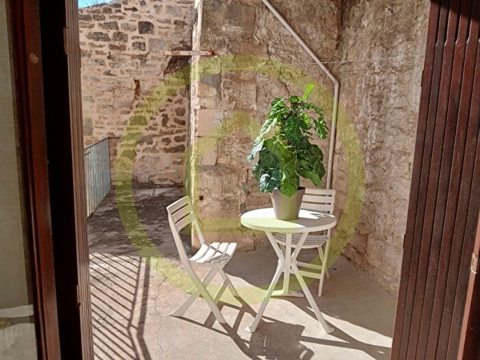 Appartement à vendre - Beaucaire, Centre-ville - 4 pièces - 3 chambres