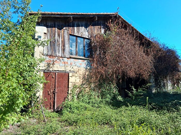 Aubie-et-Espessas - Maison 2 pièces à vendre