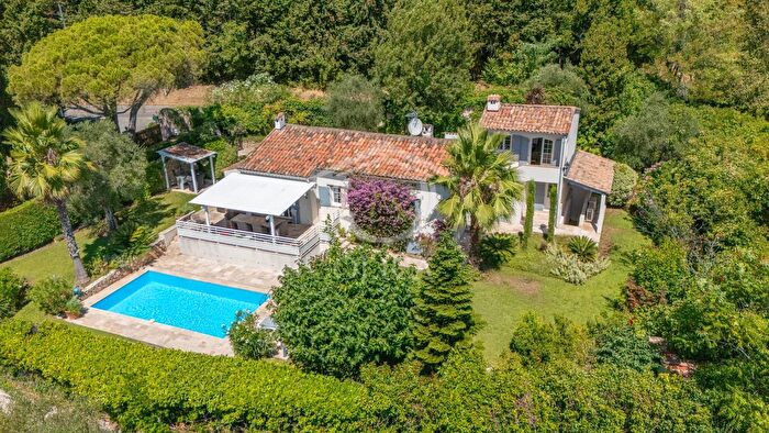 Maison à vendre - Grasse, Magagnosc, Saint-Mathieu - 5 pièces - 4 chambres