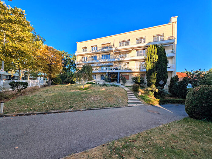 Maisons-Laffitte, Est : Appartement 6 pièces à vendre