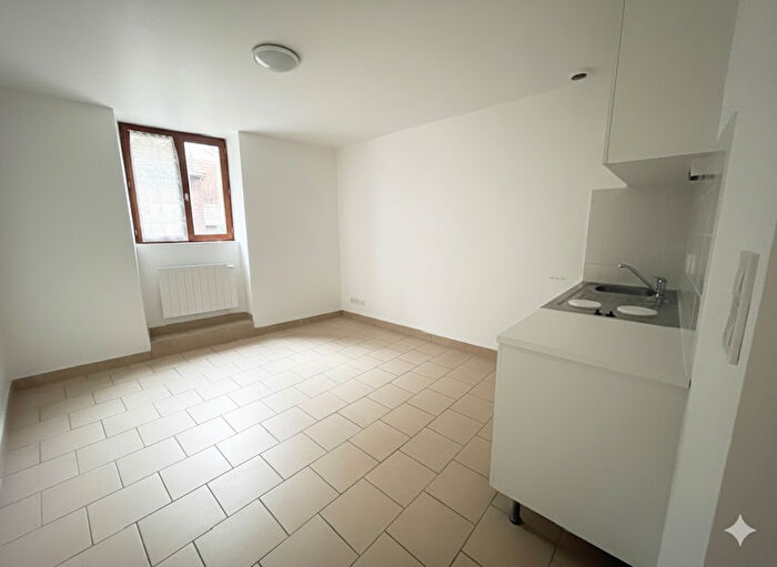 Nogent-sur-Vernisson : Appartement 1 pièce à louer