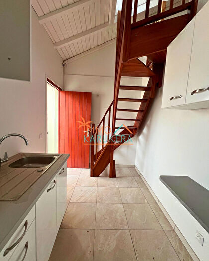 Basse-Terre : Appartement 1 pièce à louer