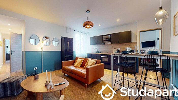 Appartement à louer - Centre Ville, Reims - 1 pièce - 3 chambres