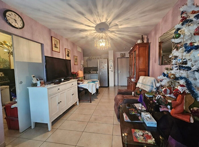 Appartement à vendre - La Crau, Centre-ville - 2 pièces - 1 chambre