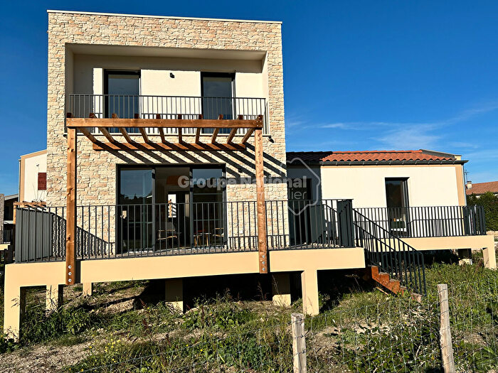 Maison à vendre - Saint-Étienne-du-Grès - 4 pièces - 3 chambres