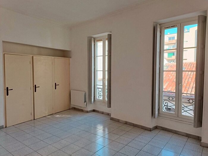 Appartement à louer - Gambetta, Nîmes - 2 pièces - 1 chambre