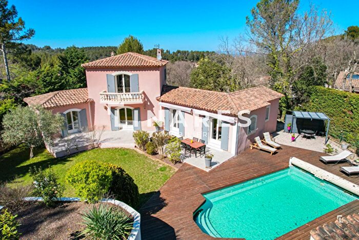 Maison 5 pièces à vendre à Simiane-Collongue