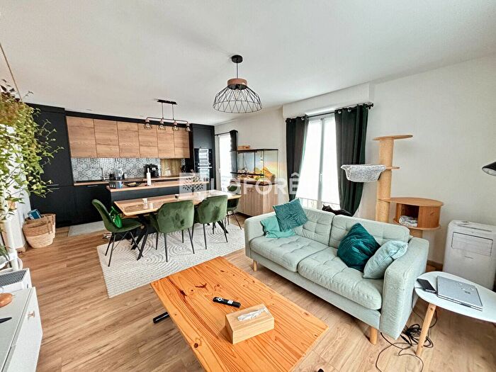 Saint Denis, Chantilly : Appartement 3 pièces à louer