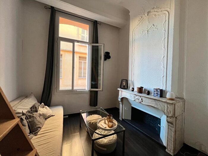 Appartement à louer - Aix-en-Provence, Centre-ville - 1 pièce