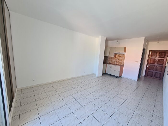 Appartement à louer - Saint-Denis, La Source - 1 pièce