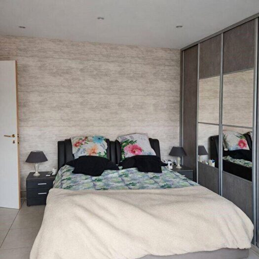 Maison à louer - Steenvoorde - 6 pièces - 5 chambres