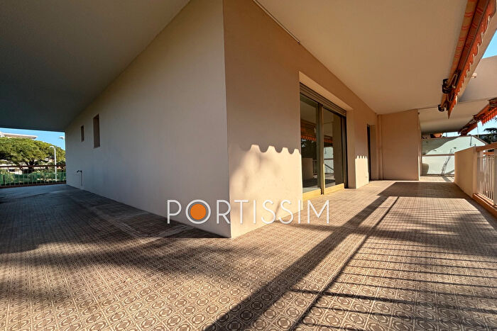 Appartement à vendre - Saint-Laurent-du-Var, Bord de Mer, Port de Plaisance - 5 pièces - 4 chambres