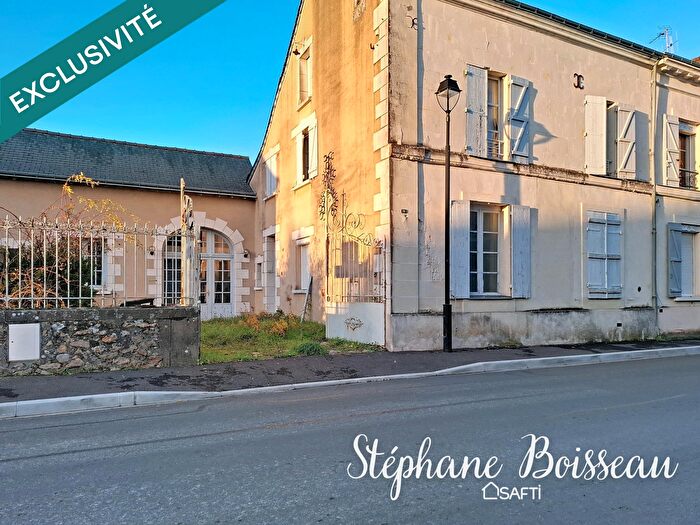 Maison à vendre - Vaas - 8 pièces - 5 chambres