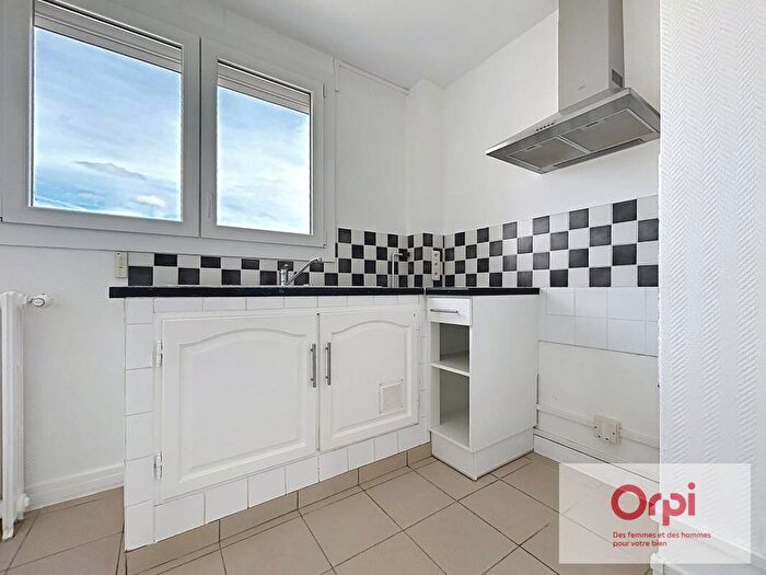 Appartement 3 pièces à louer à Montgacher-Cordeliers, Montluçon