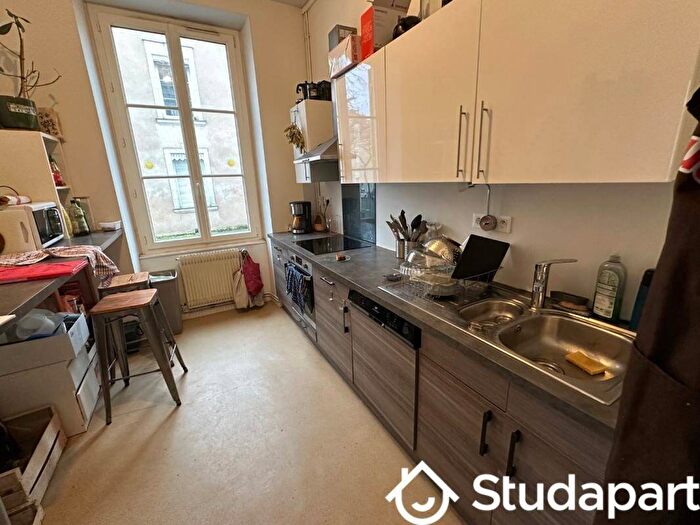 Appartement à louer - Centre, Angers - 1 pièce - 2 chambres