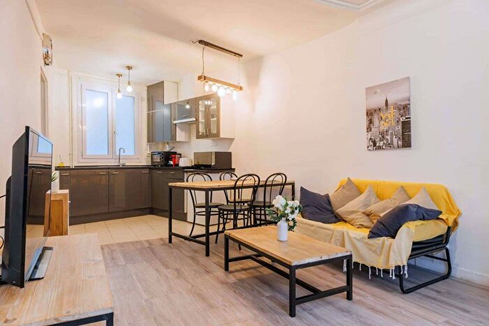 Appartement à louer - Chateau dEau-Lancry, Paris ème arrondissement - 2 pièces - 1 chambre