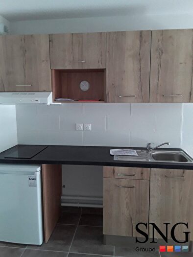 Appartement à louer - Du Guesclin, Béziers - 2 pièces - 1 chambre