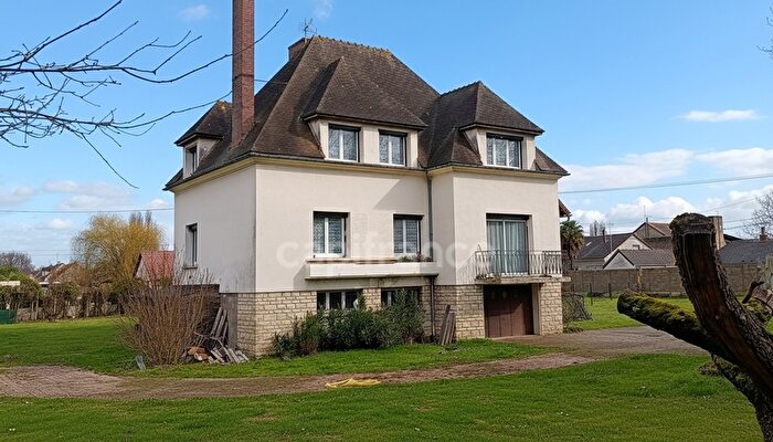Maison à vendre - Brienon-sur-Armançon - 10 pièces - 6 chambres