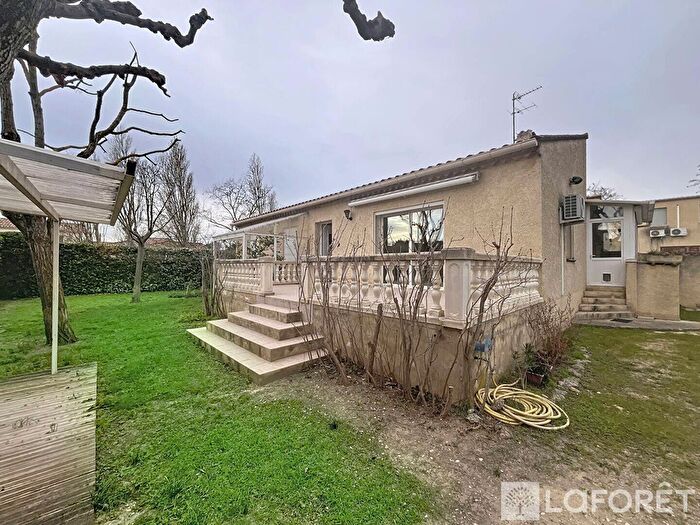 Maison à louer - Colline et Etang, Orange - 5 pièces - 4 chambres