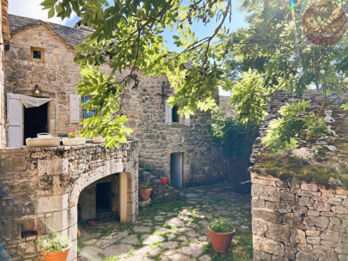 Maison à vendre - Hures-la-Parade - 8 pièces - 5 chambres