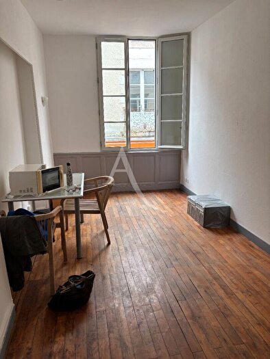 Appartement à louer - Centre-Loges-Pommeraie-Sablière, Fontenay-le-Comte - 2 pièces - 1 chambre