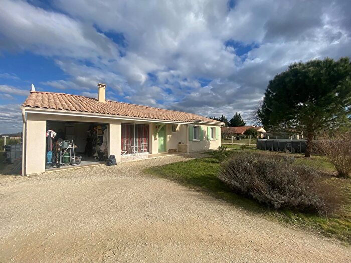Maison 4 pièces à louer - Bouniagues