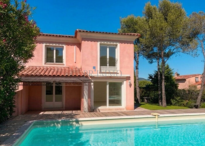 Fréjus : Maison 4 pièces à vendre