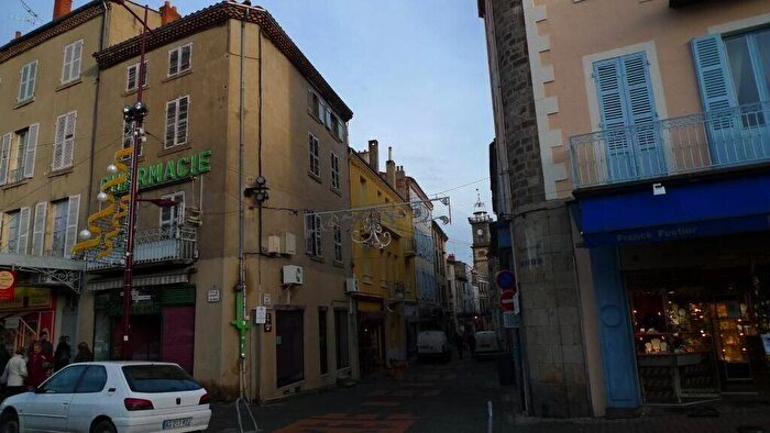 Appartement à louer - Centre, Issoire - 3 pièces - 2 chambres