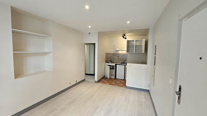 Appartement à louer - Fontainebleau, Centre-ville - 1 pièce