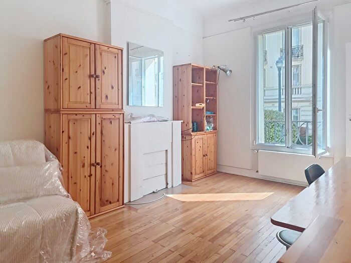 Appartement à louer - Auteuil Nord, Paris ème arrondissement - 1 pièce